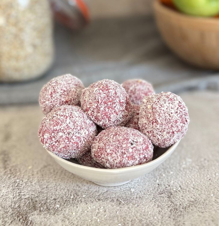 Zero waste beetroot energy balls - Natlicious food